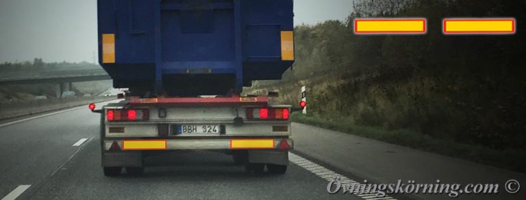 Körkortsteori. Att köra med släpvagn!